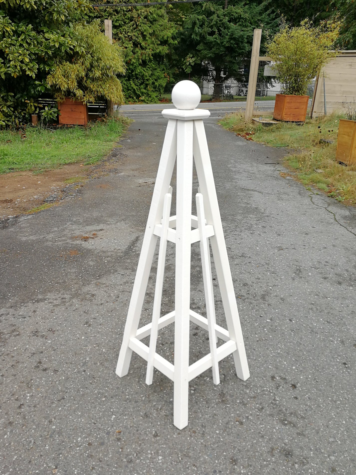 4' Select Cedar Obelisk with Sphere Finial / Natural or with Solid Sta ...